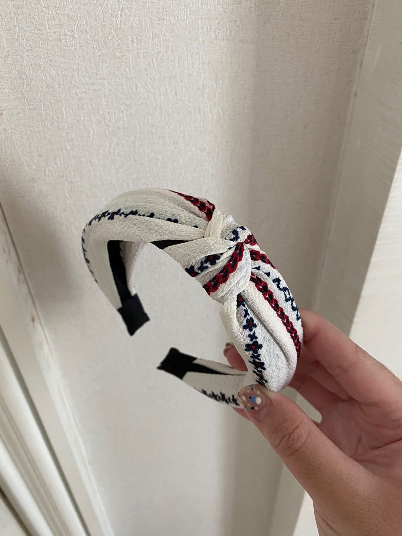 Bando ala korea, Fesyen Wanita, Aksesoris di Carousell