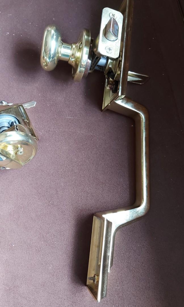 Kwikset Titan Entry Lockset, Furniture & Home Living, Security & Locks ...