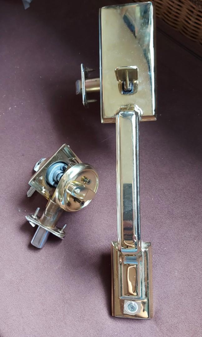 Kwikset Titan Entry Lockset, Furniture & Home Living, Security & Locks ...