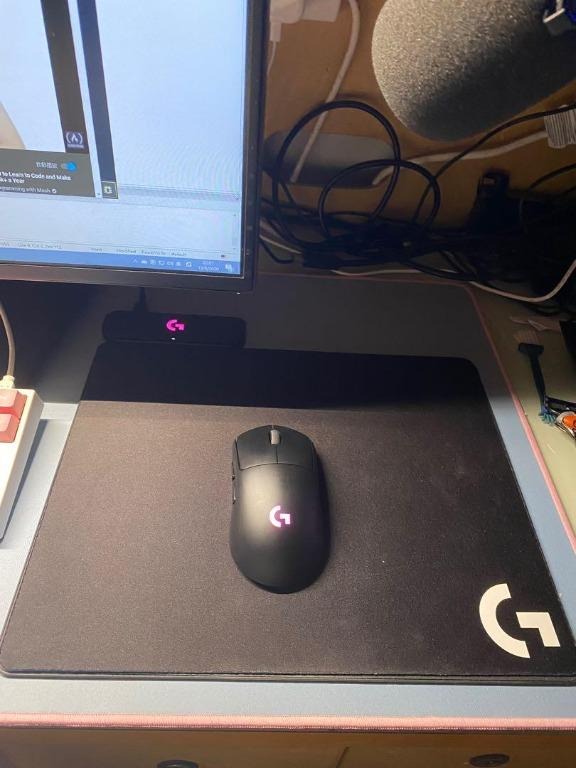 Logitech g pro wireless mouse + powerplay wireless charger mouse pad ...