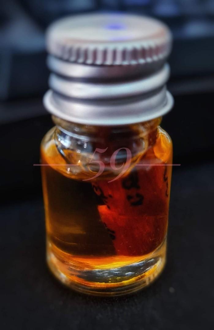 Lp non palakit lp yit seneh oil, Hobbies & Toys, Memorabilia ...