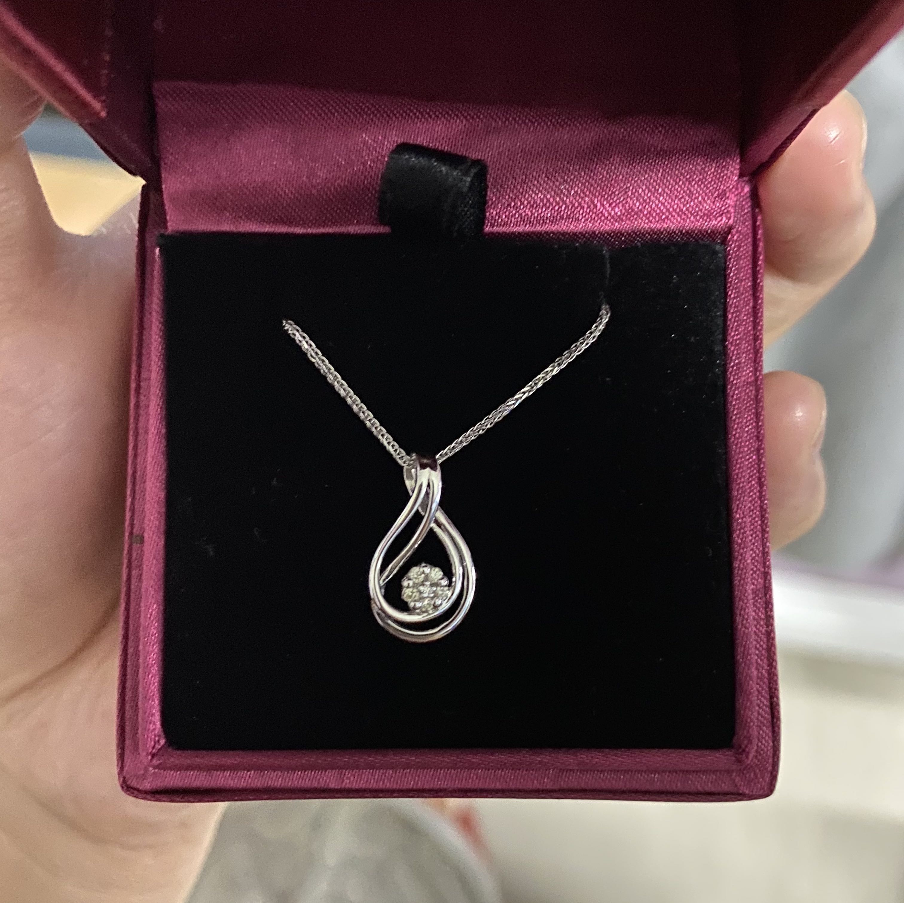 SK Jewellery Skarlet Diamond Droplet Necklace, Women's Fashion, Jewelry ...
