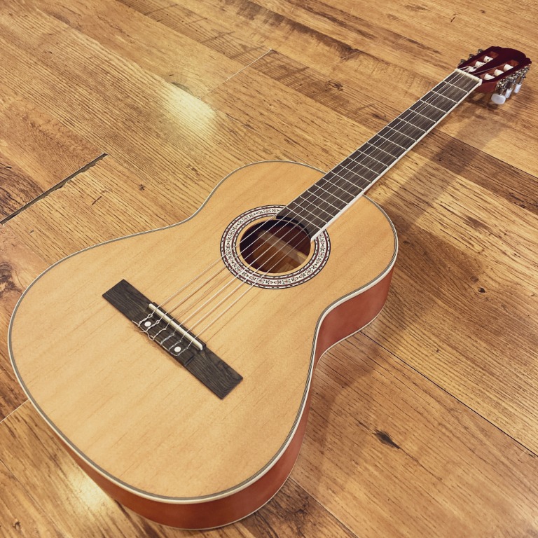 Eastun EC-36 Classical Guitar (1/2 size), Music & Media, Music ...