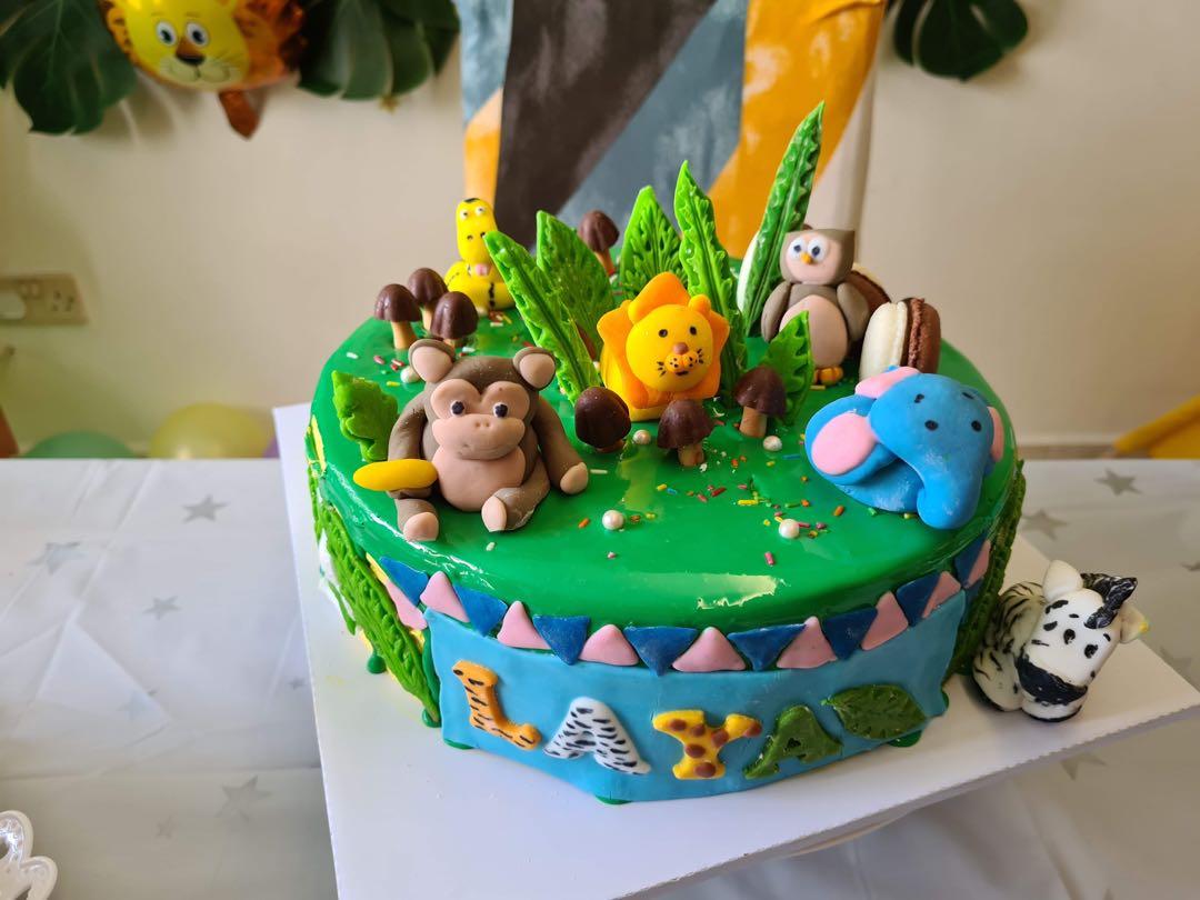 Fondant Name Board for Cakes, Food & Drinks, Homemade Bakes on Carousell