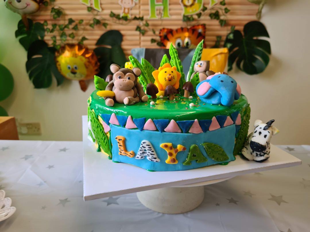 Fondant Name Board for Cakes, Food & Drinks, Homemade Bakes on Carousell