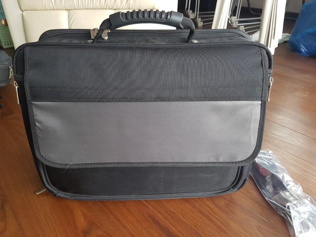 FORAY laptop bag 15.4inches, Computers & Tech, Parts & Accessories ...