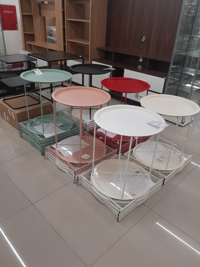 Meja bulat besi metal, Perabotan Rumah di Carousell