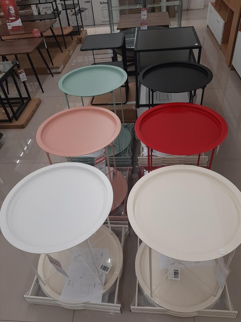 Meja bulat besi metal, Perabotan Rumah di Carousell