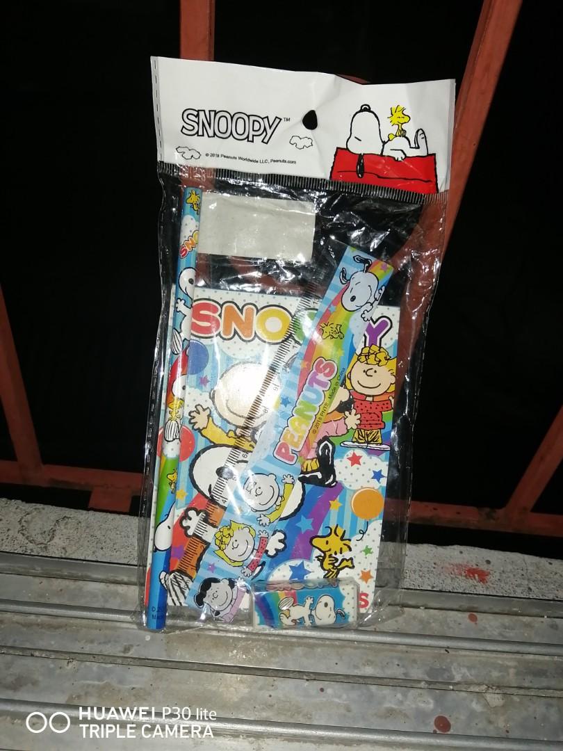 Peanuts Snoopy Stationery Set, Hobbies & Toys, Stationary & Craft, Art ...