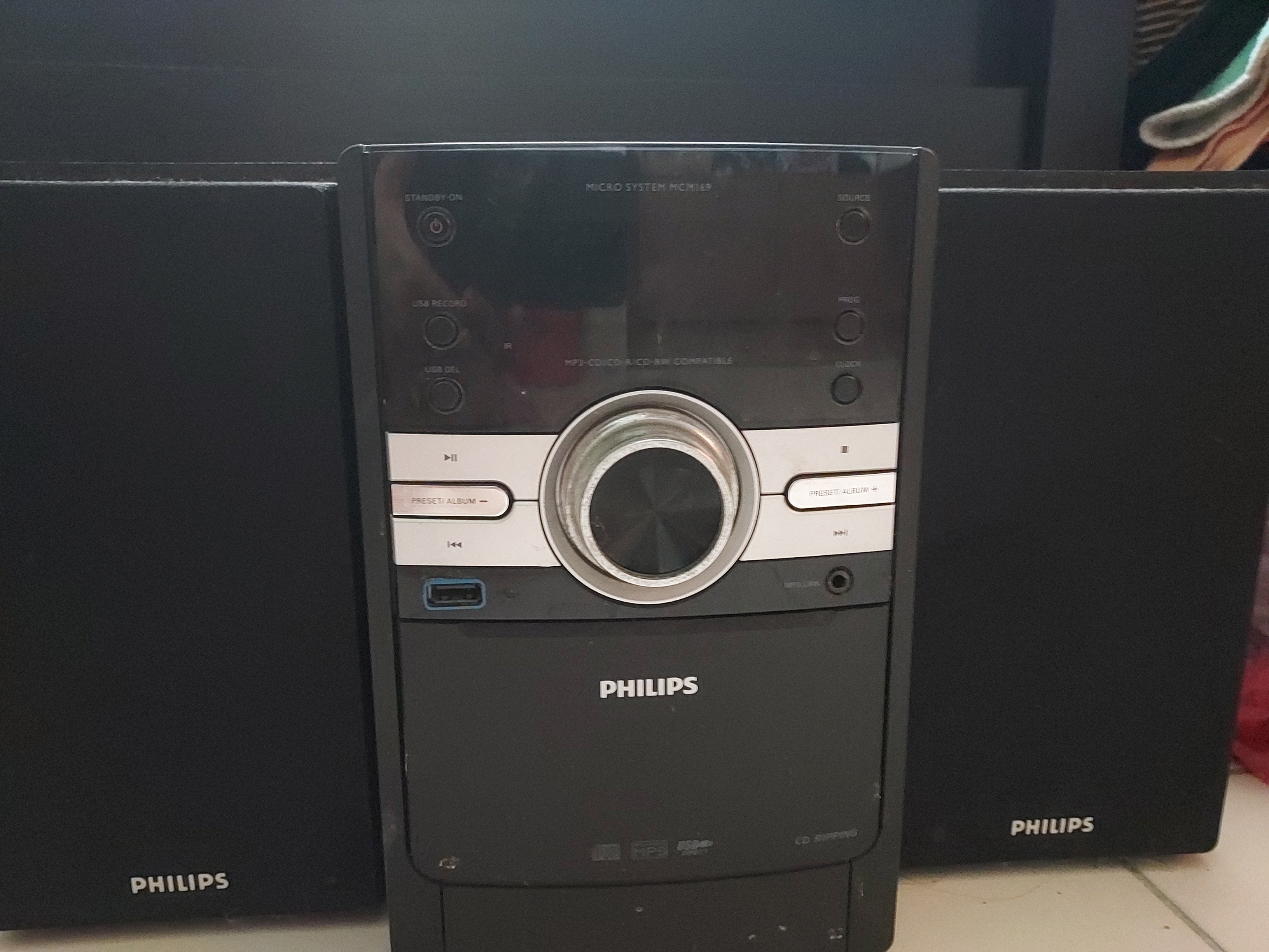 PHILIPS CD PLAYER, Audio, Portable Music Players on Carousell