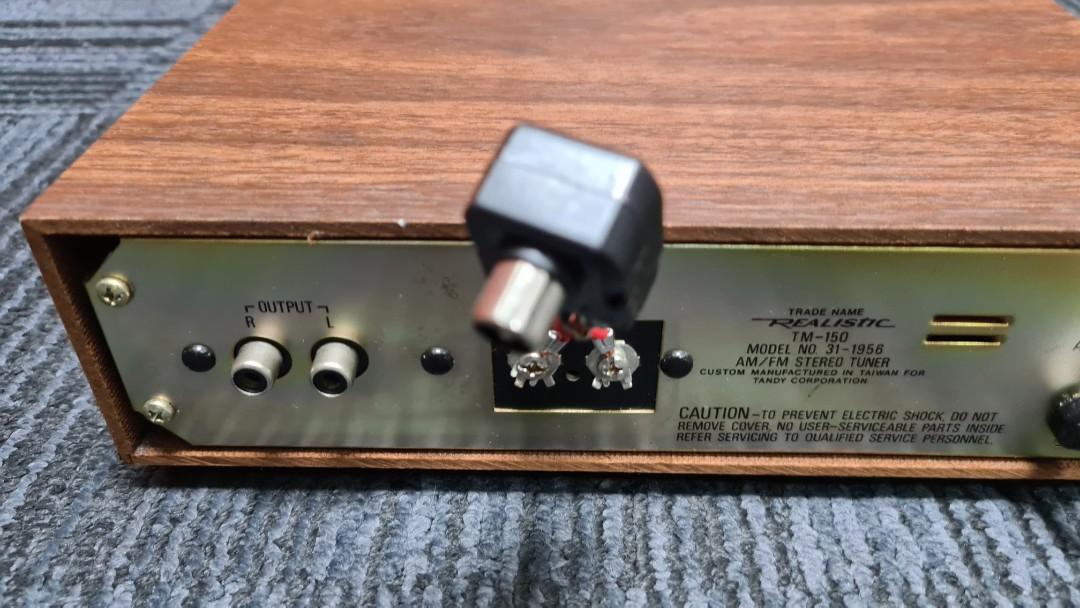 Realistic TM-150 FM/AM Tuner, Audio, Portable Music Players on Carousell