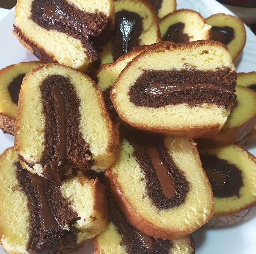 Raya Kuih - Tapak Kuda, Kek Lapis , Chocolate Chip/Red Velvet Cookies ...