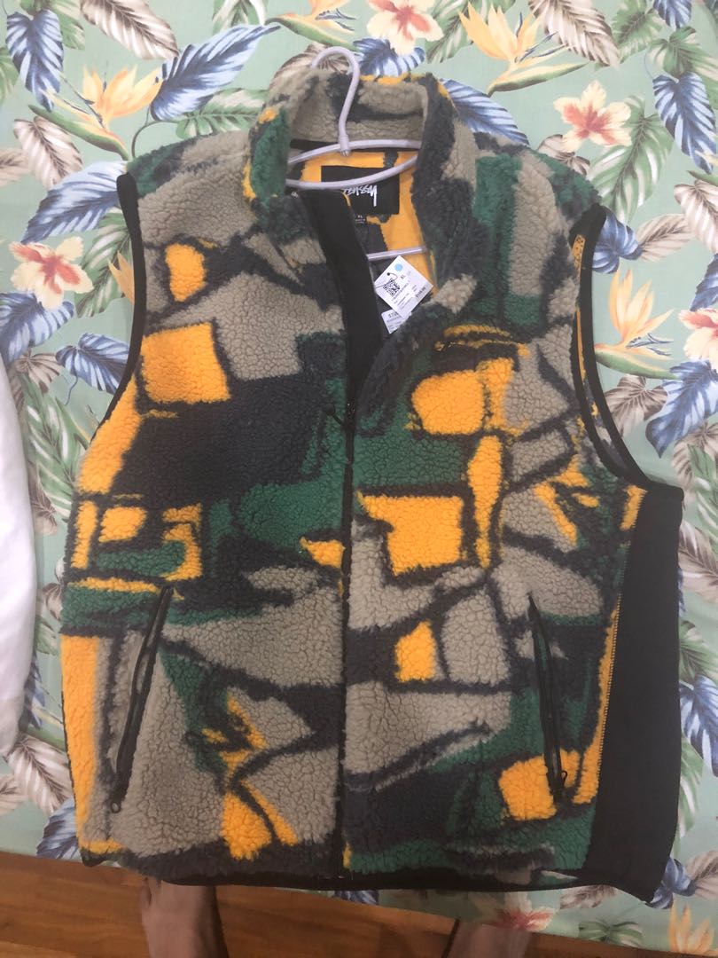Stussy Geometry Sherpa Vest, Men's Fashion, Coats, Jackets and ...