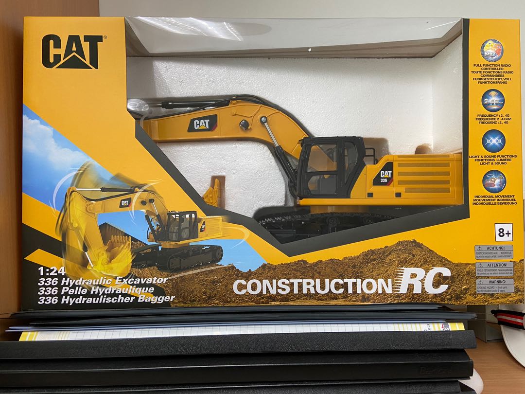 Caterpillar 1:24 hydraulic excavator remote controlled, Hobbies & Toys ...