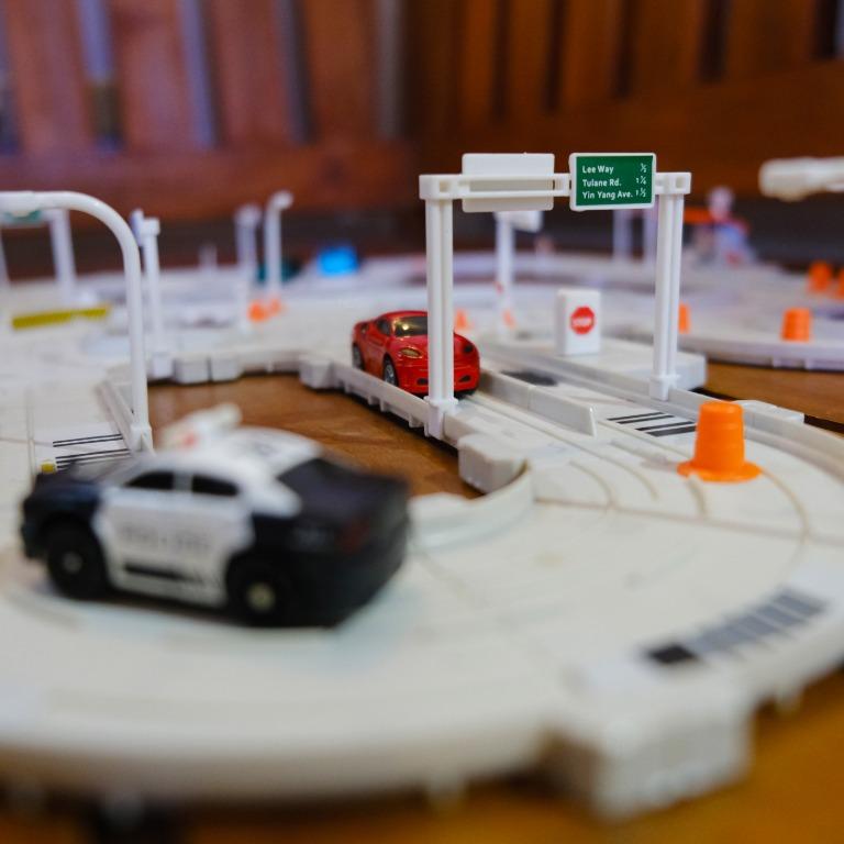 Hexbug Tagamoto Motorized Vehicles Enforcer Road Set (With 2 Extra ...