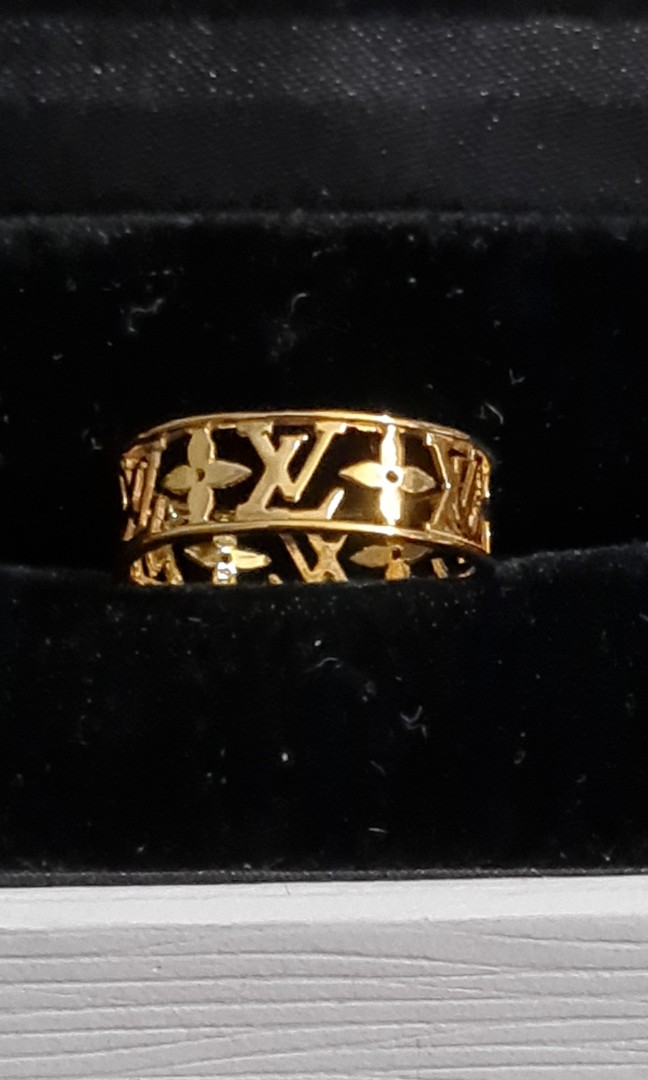 916 Gold LV design Ring, Women's Fashion, Jewelry & Organisers, Body ...