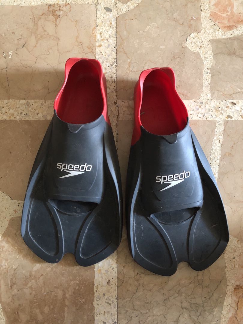 Speedo Fins, Sports Equipment, Sports & Games, Water Sports on Carousell