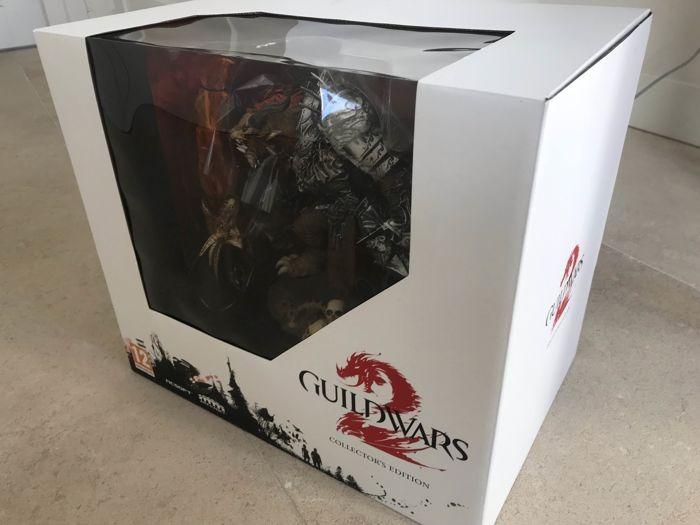 Guild Wars 2 Collectors Edition (with 10 inch Figurine), Hobbies & Toys ...