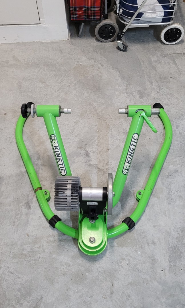 Kinetic Rock and Roll Bike Trainer, Sports Equipment, Bicycles & Parts ...