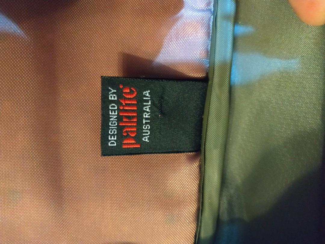 Vintage PAKLITE TRAMPS Backpack Luggage, 興趣及遊戲, 收藏品及紀念品, 古董收藏 - Carousell