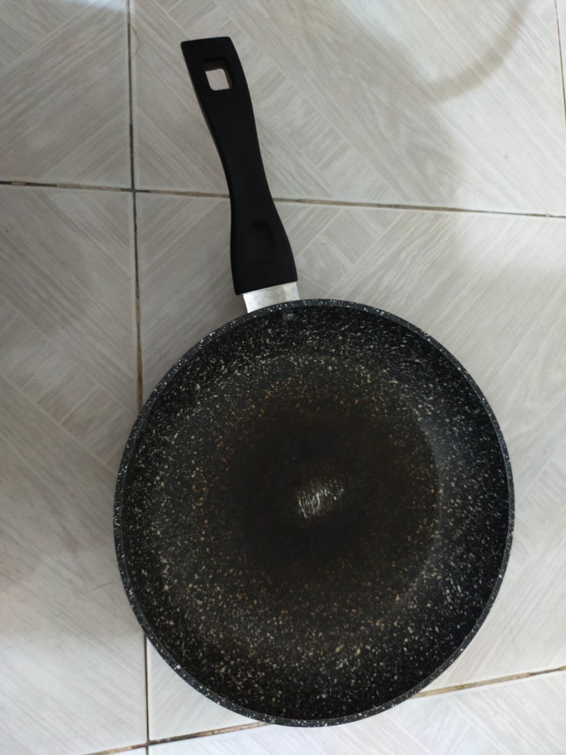 Stoneware frying pan, Furniture & Home Living, Kitchenware & Tableware ...