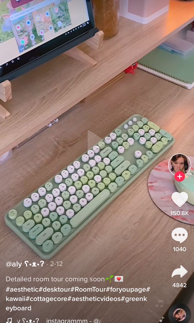Tiktok style green aesthetic wireless keyboard with mouse, Computers ...