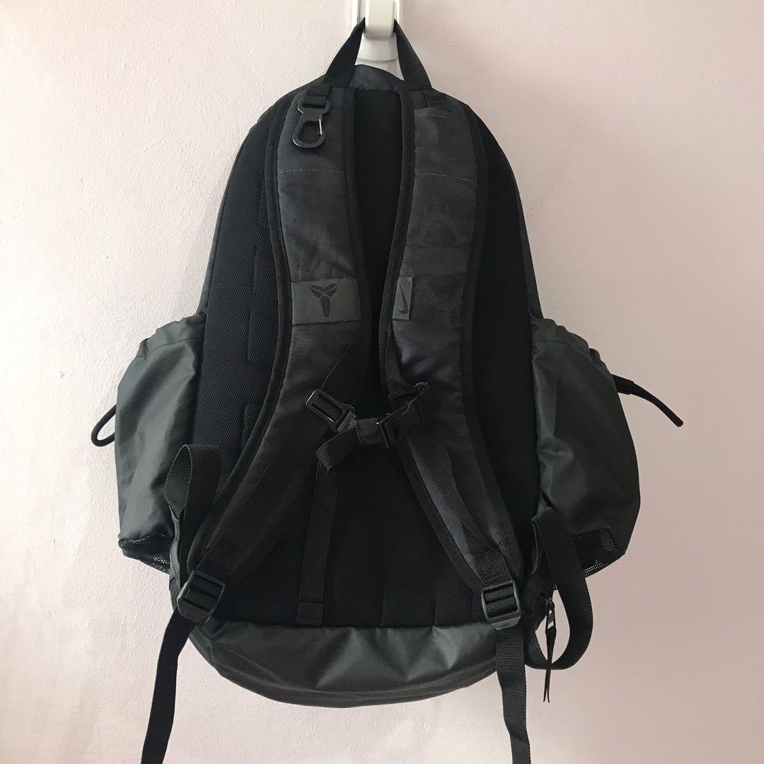Nike large backpack, Men's Fashion, Bags, Backpacks on Carousell