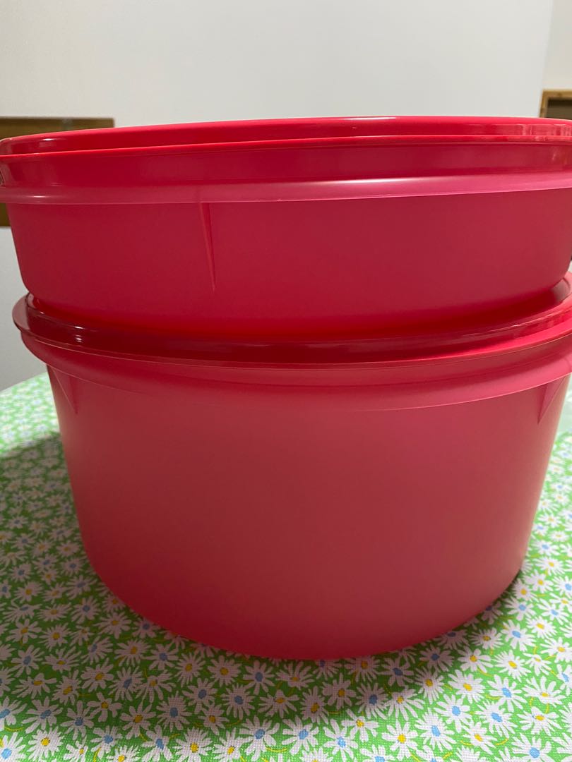 Tupperware large Round containers, Furniture & Home Living, Kitchenware ...