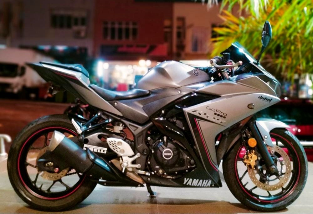 Yamaha R25 Grey limited edition r15, Motorbikes on Carousell