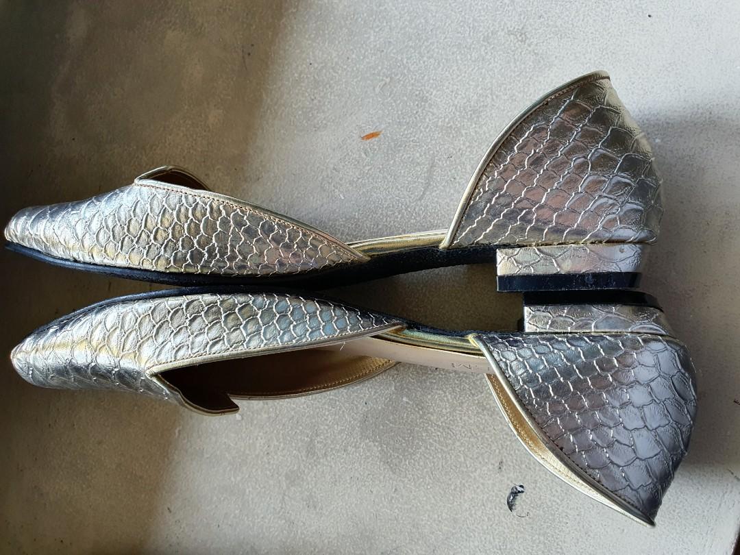 Matte gold sexy open side shoes, Women's Fashion, Footwear, Flats ...