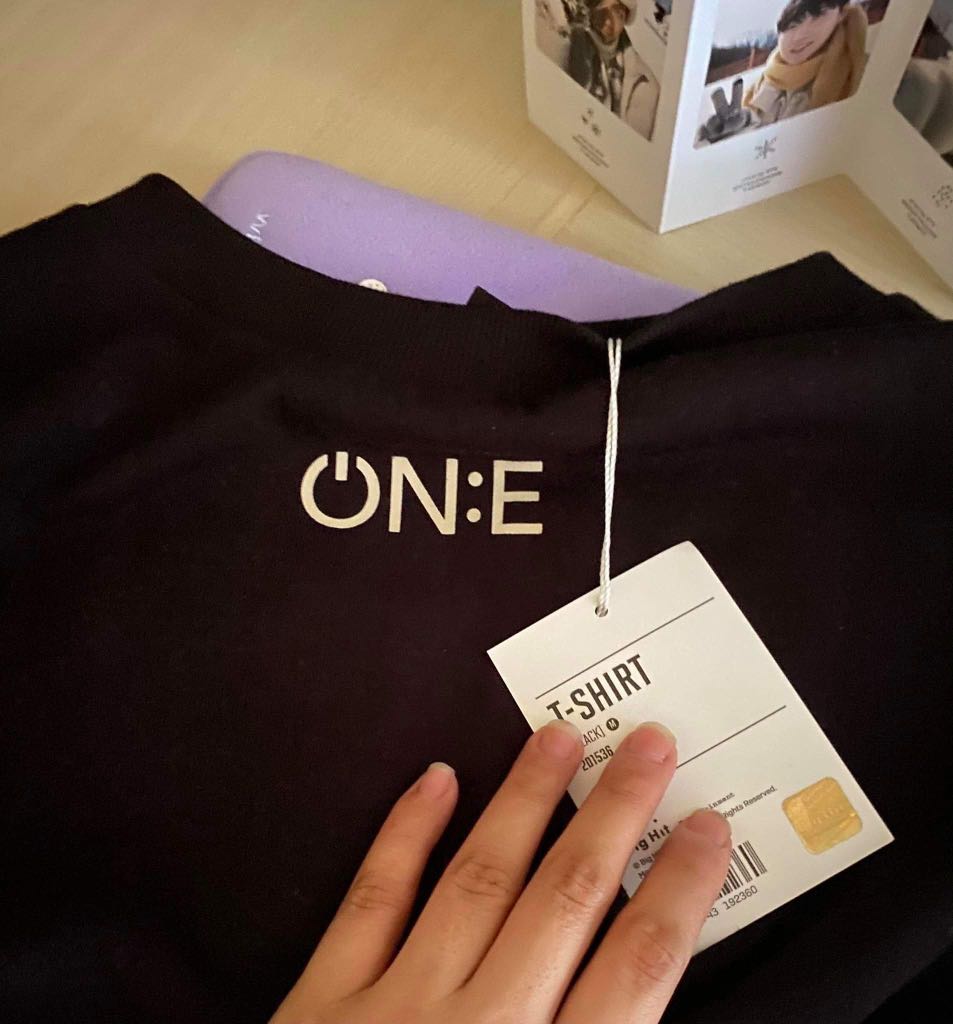 on Hand MOS On:E Black Tshirt BtS MOTS, Hobbies & Toys, Memorabilia ...