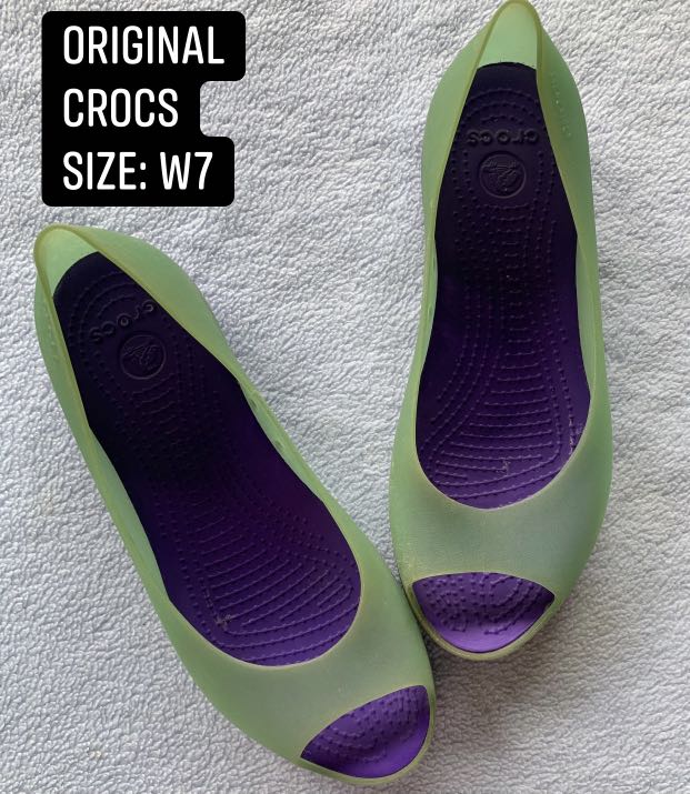 Original Crocs, Women's Fashion, Footwear, Flats & Sandals on Carousell