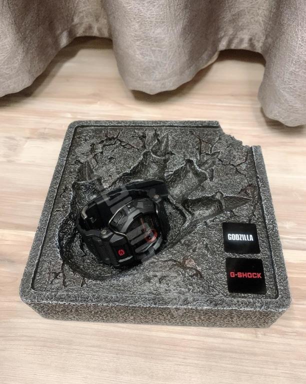 ORIGINAL G-SHOCK x GODZILLA Limited Edition Display Case, Hobbies ...