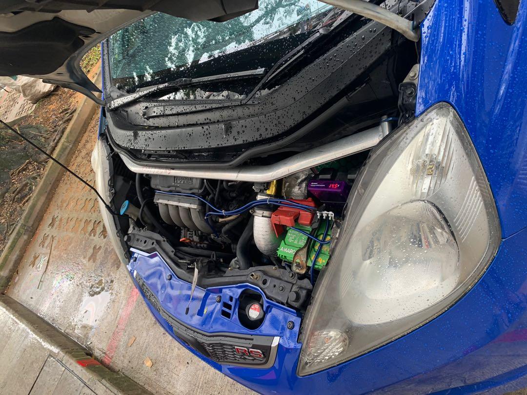 Pivot Voltage Stabilizer with Battery Performance Monitoring BMW ...