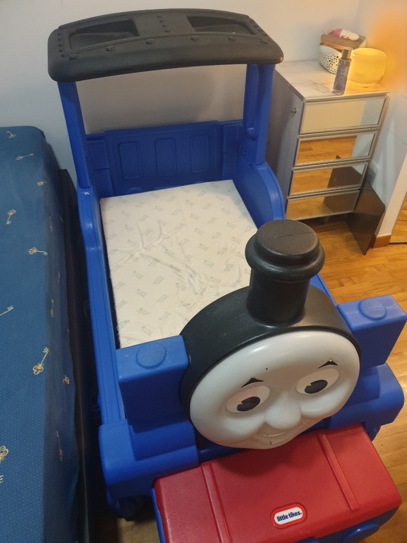 Thomas the Train bed, Hobbies & Toys, Toys & Games on Carousell