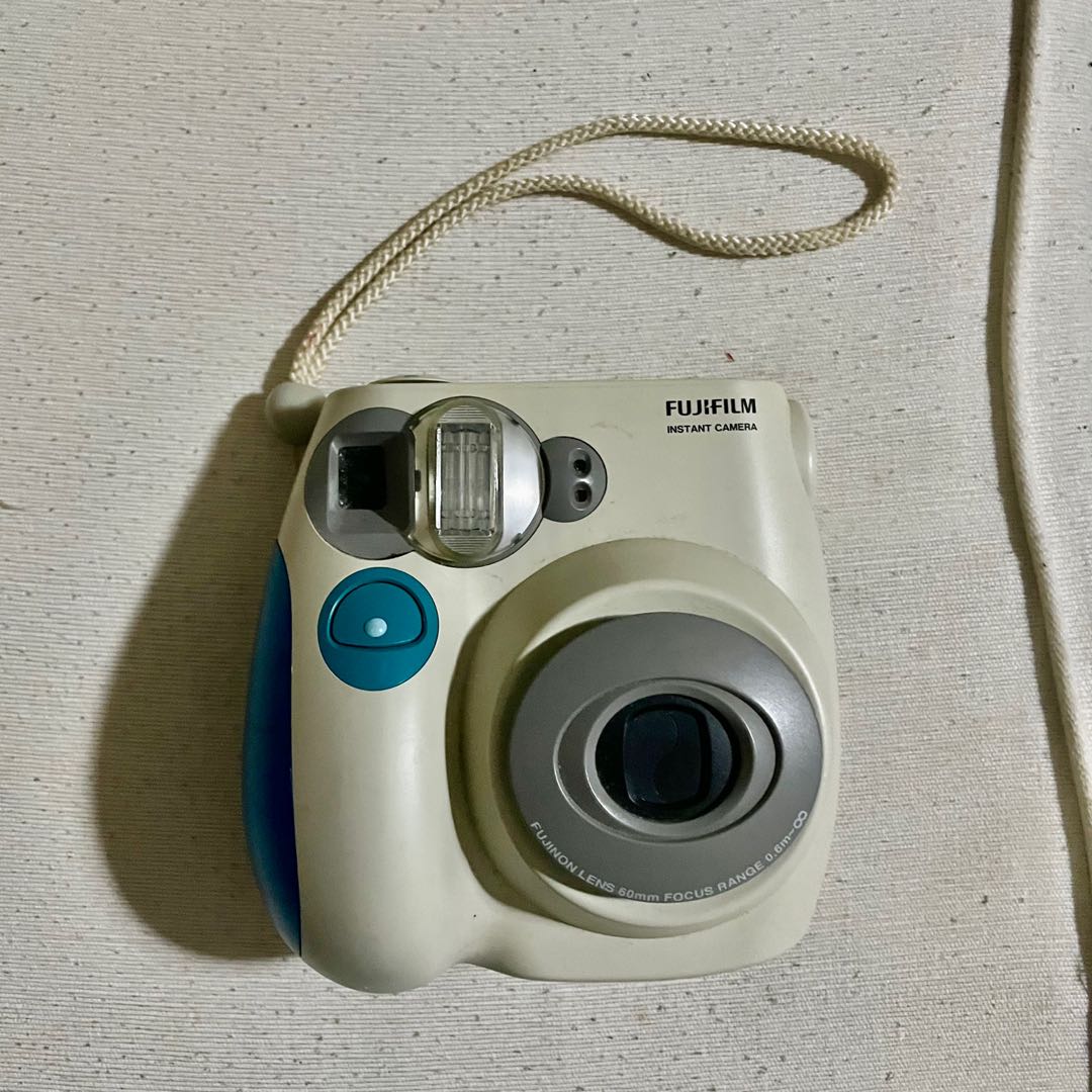 Fujifilm Instax Polaroid Camera, Photography, Cameras on Carousell