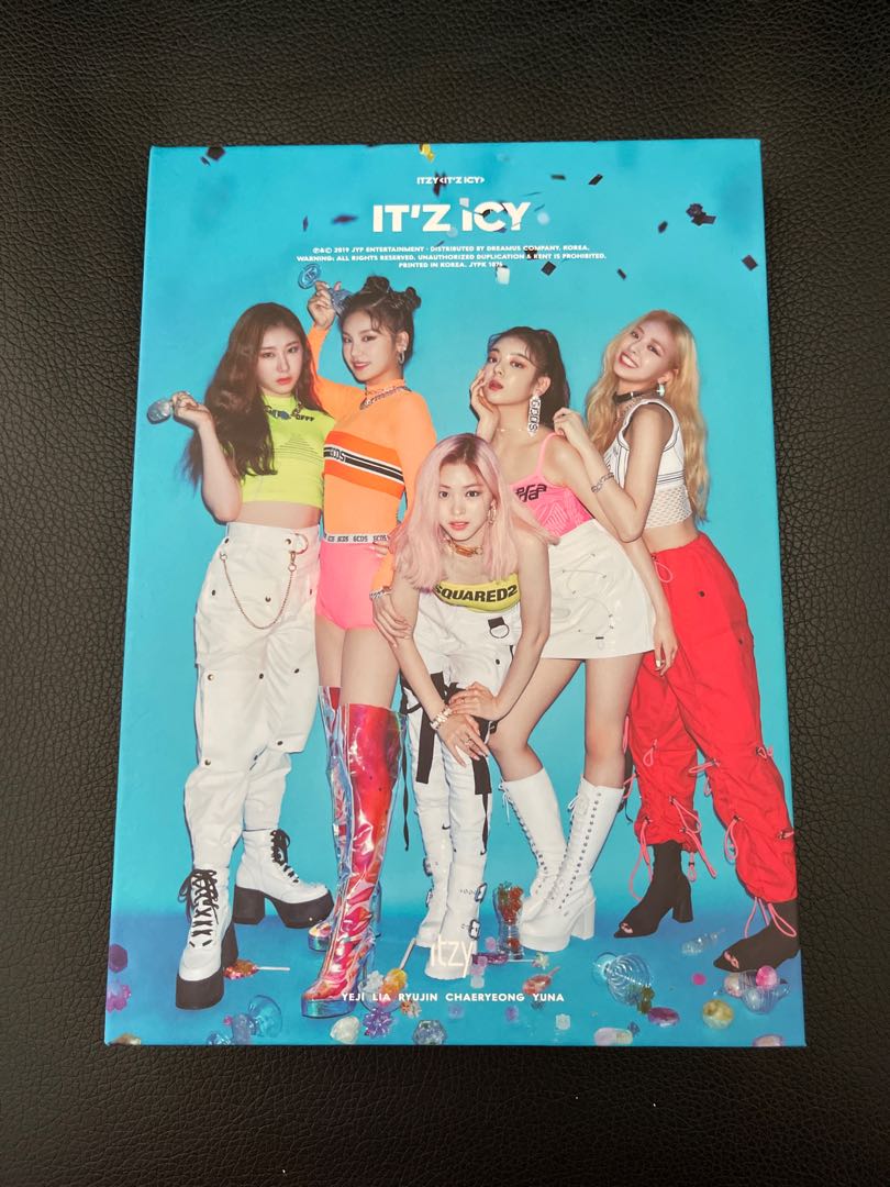 Itzy Icy Album, Hobbies & Toys, Memorabilia & Collectibles, K-Wave on ...
