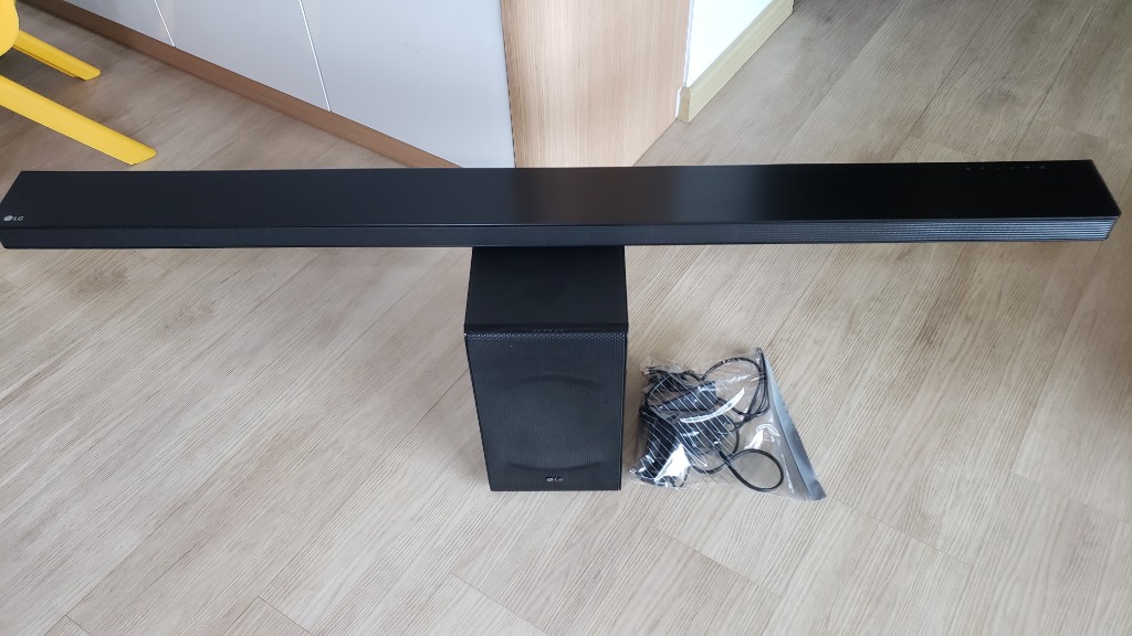 LG SJ8 Sound Bar with Sub, Audio, Soundbars, Speakers & Amplifiers on ...