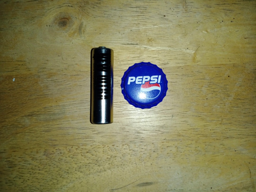 Vintage pepsi cap pin (tincan), Hobbies & Toys, Memorabilia ...