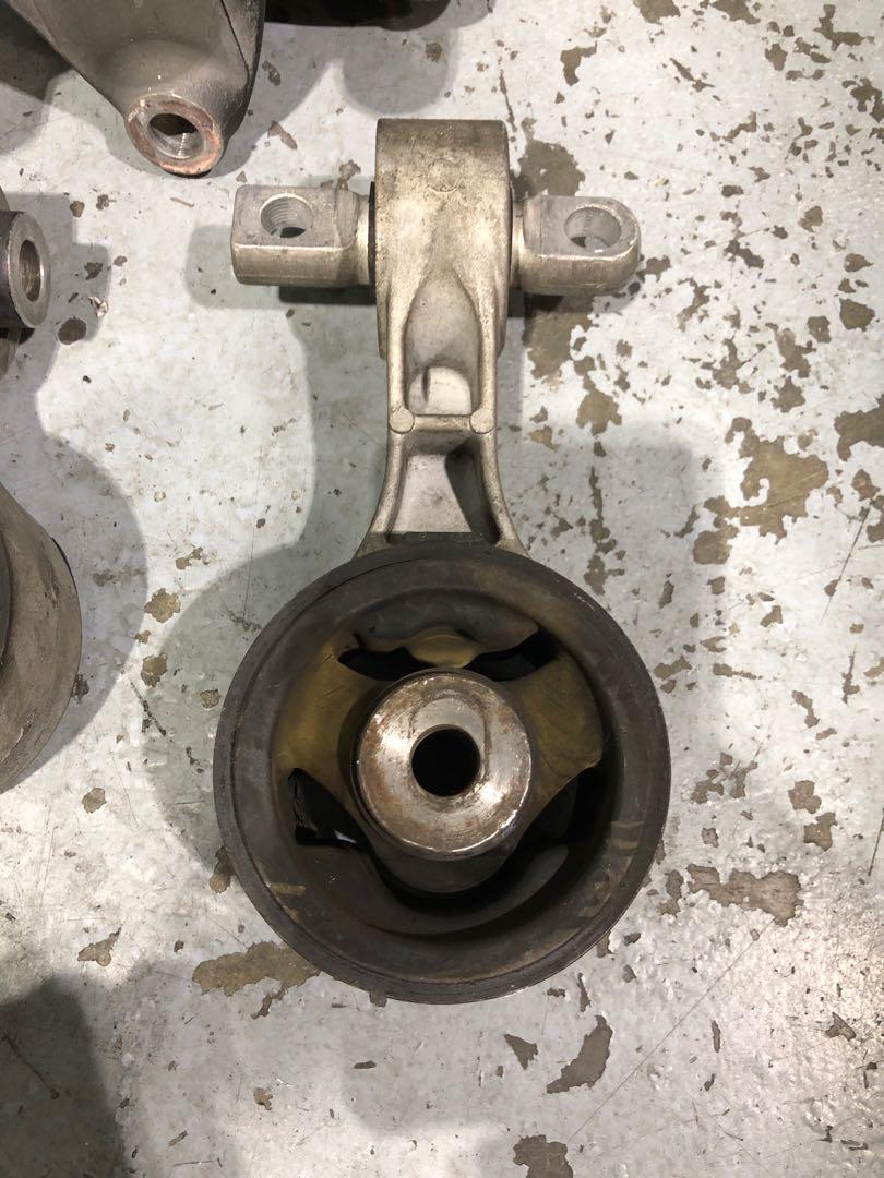 Fd2r engine mount, Car Accessories, Accessories on Carousell