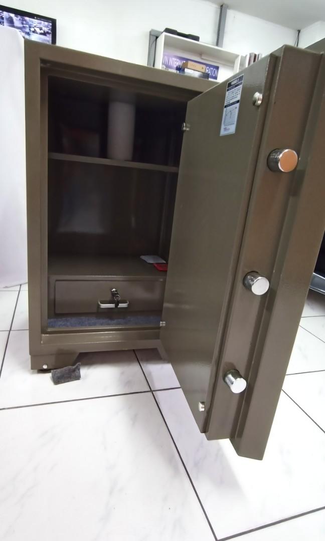 FIREPROOF VAULT ( F82 ) heavy duty VAULT, Furniture & Home Living, Home ...