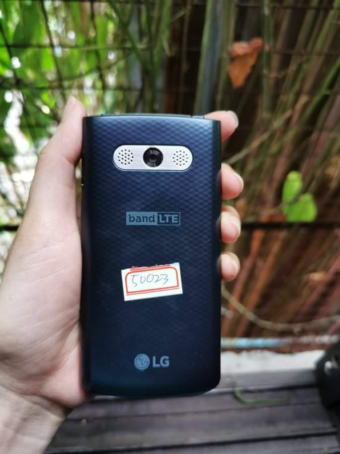 LG FLIP MODEL, Mobile Phones & Gadgets, Mobile Phones, Android Phones, LG on Carousell