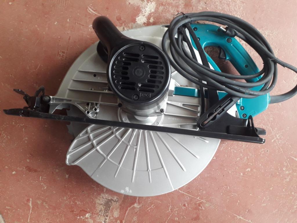 Makita 5402NA 16-5/16-Inch Circular Saw, Commercial & Industrial ...