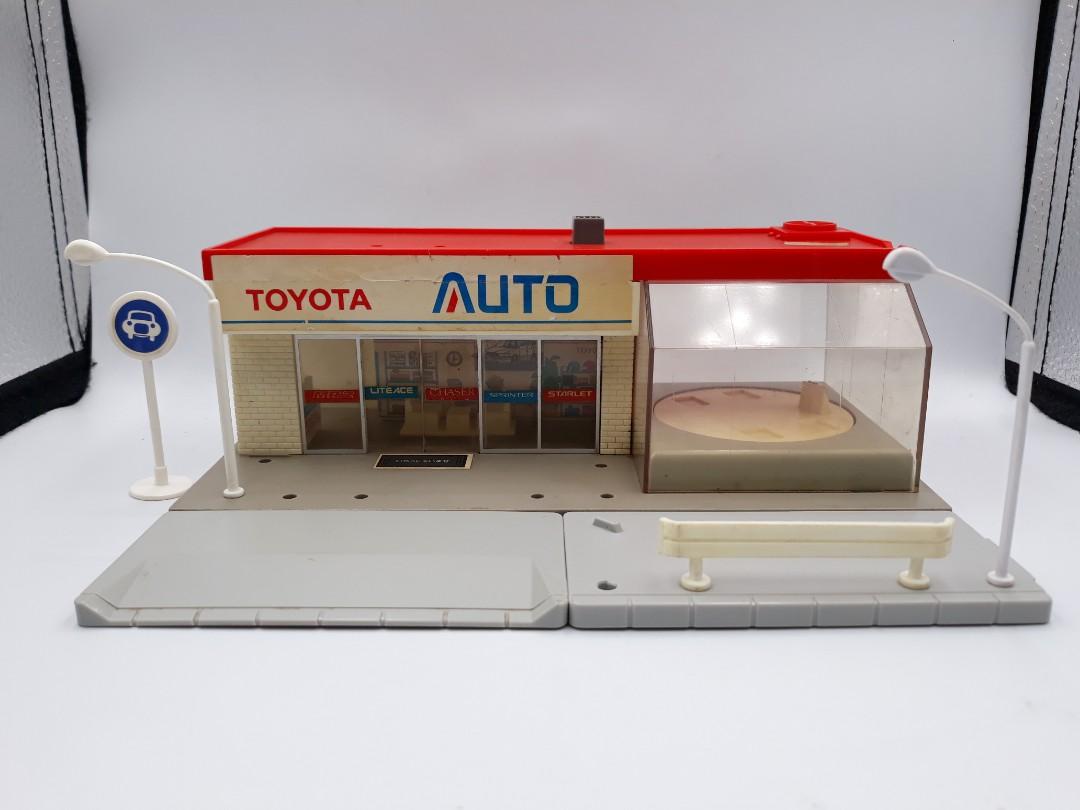 Vintage Tomica Tomy Town Toyota Dealership, Hobbies & Toys, Toys ...
