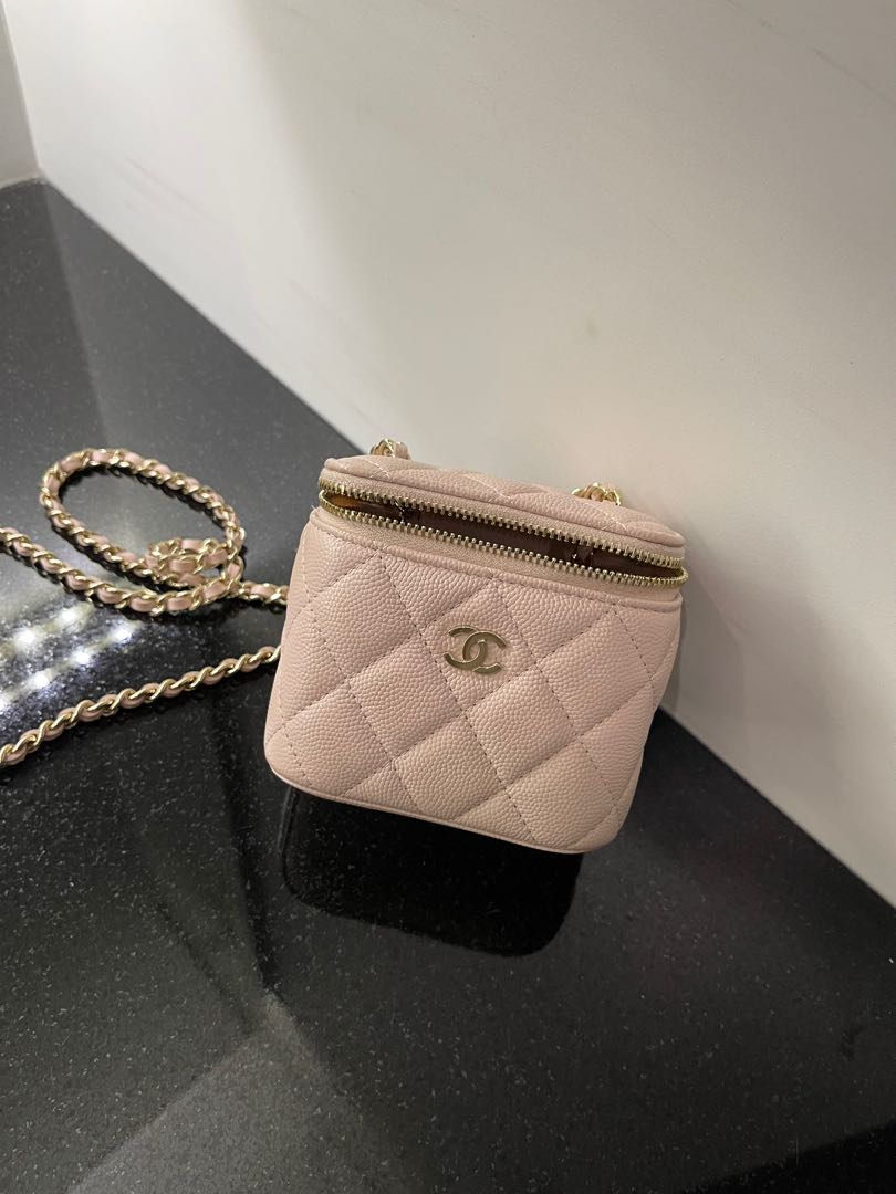 100% authentic Chanel Small Vanity Case, Women's Fashion, Bags ...
