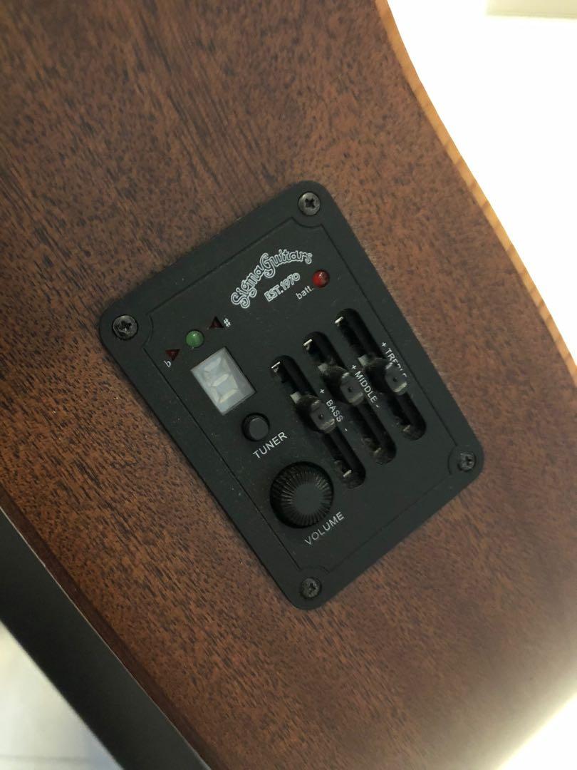 Acoustic guitar with built in tuner, Hobbies & Toys, Music & Media ...