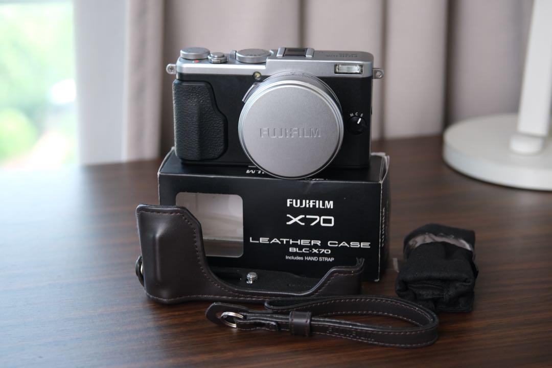 Fuji X70 (with built in 18mm lens), Photography, Cameras on Carousell