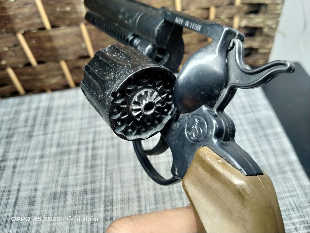 GONHER CAP GUN PISTOL COWBOY REVOLVER 12 SHOTS (BLACK) TOY - MADE IN ...