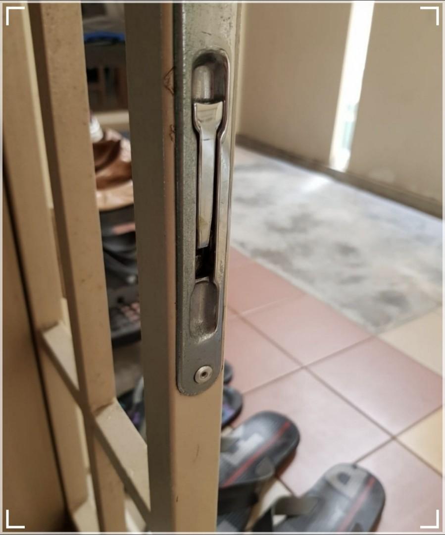 Metal Gate Flush Bolt/Gate Lock Replacement, Everything Else on Carousell