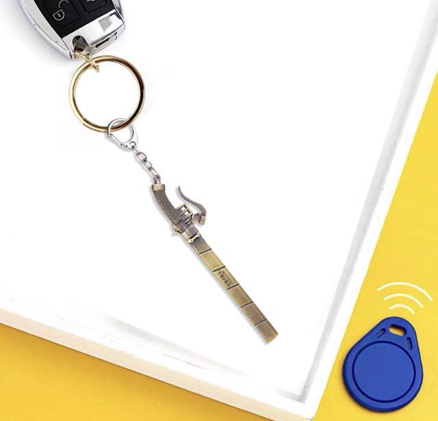 NOW INSTOCK [12CM X 2.5CM!] Attack on titan sword omnidirectional gear ...